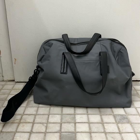 Away | Bags | Away Grey Weekender Bag | Poshmark